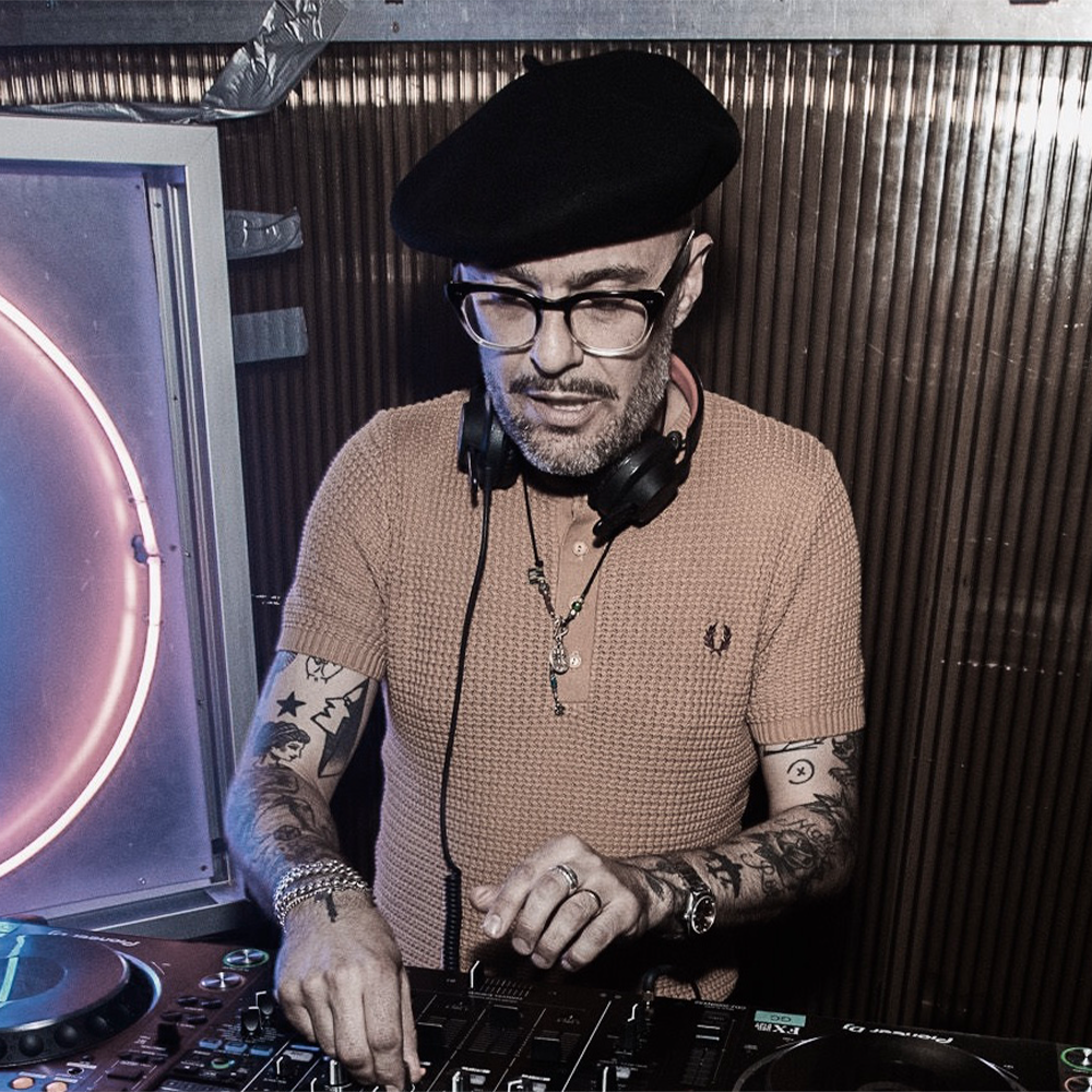 Justin Robertson's Temple of Wonders (01/05/2024) - Soho Radio